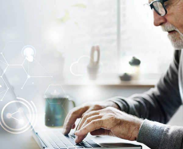 Em Garanhuns, idosos têm turma de informática exclusiva para eles